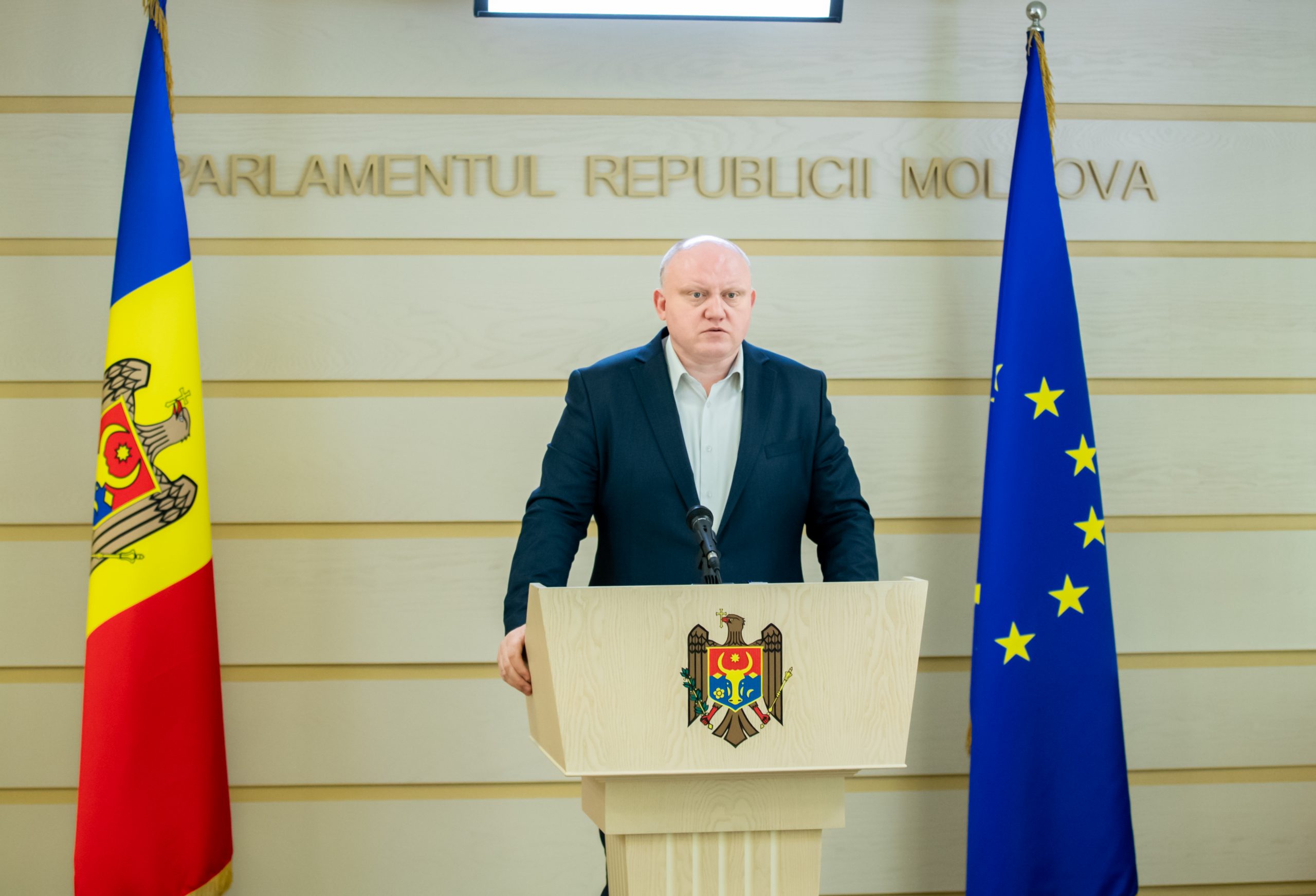 Vasile Bolea: Nu sunteți de acord cu demisia Domnicăi Manole? Mergeți ...