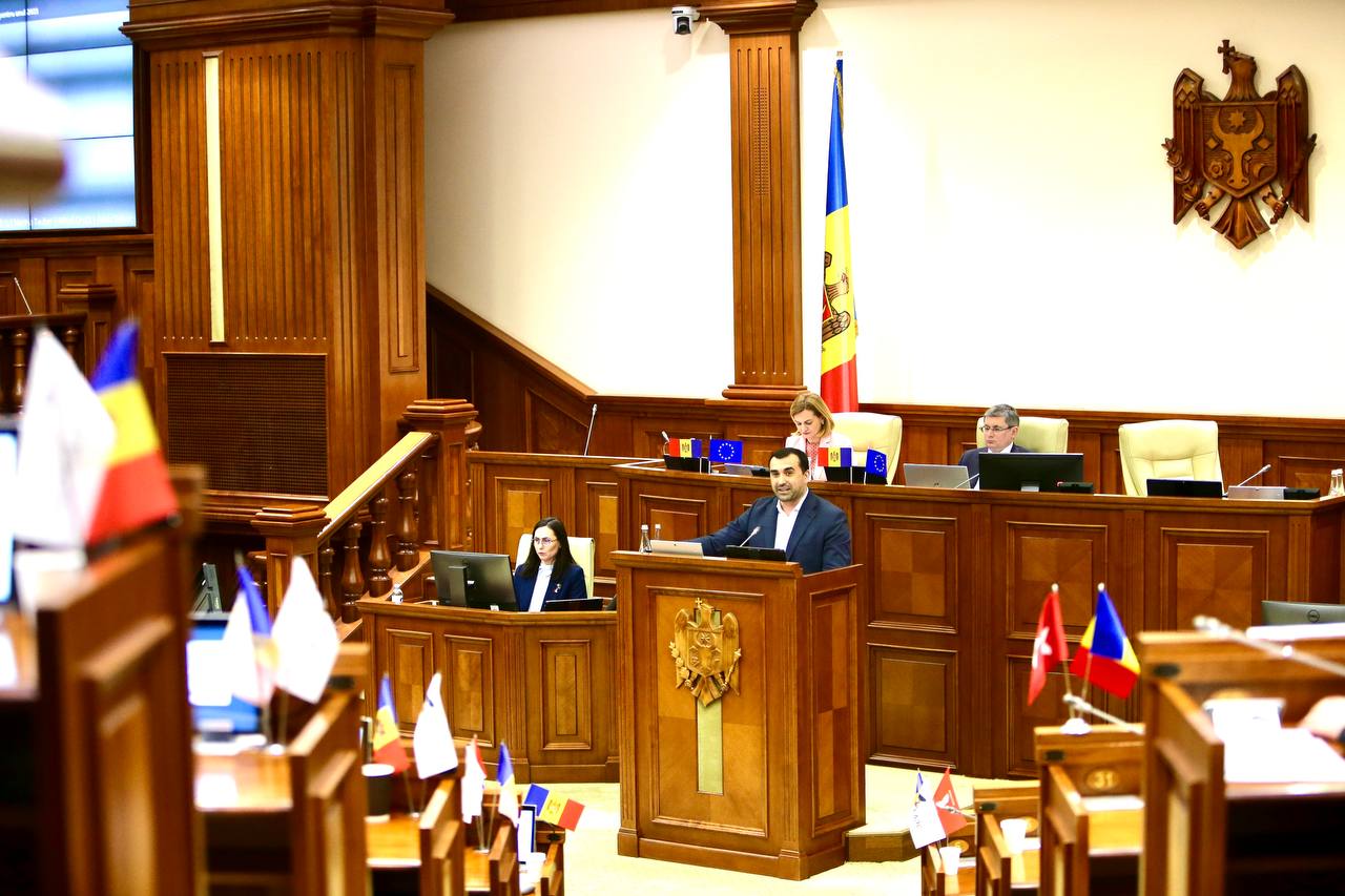 Adrian Albu a prezentat un contra raport al Guvernului, lucruri despre ...